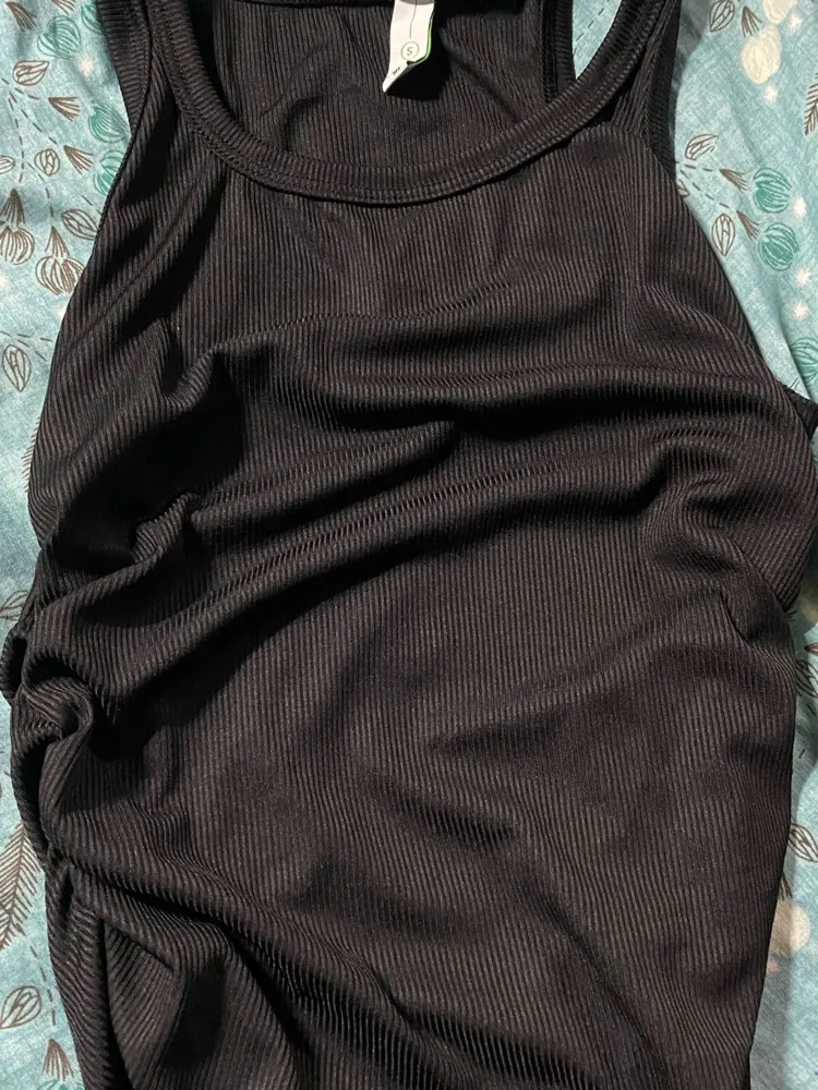 Black Solid Fitted Tank Top - NEWME