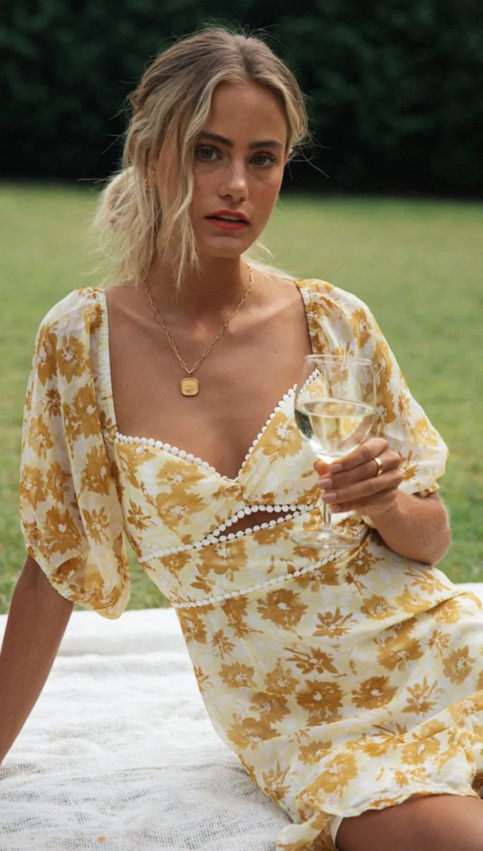 Sweet Heartneck With Cutout - newme