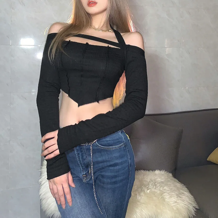 Solid Halter Neck Crop Top - NEWME