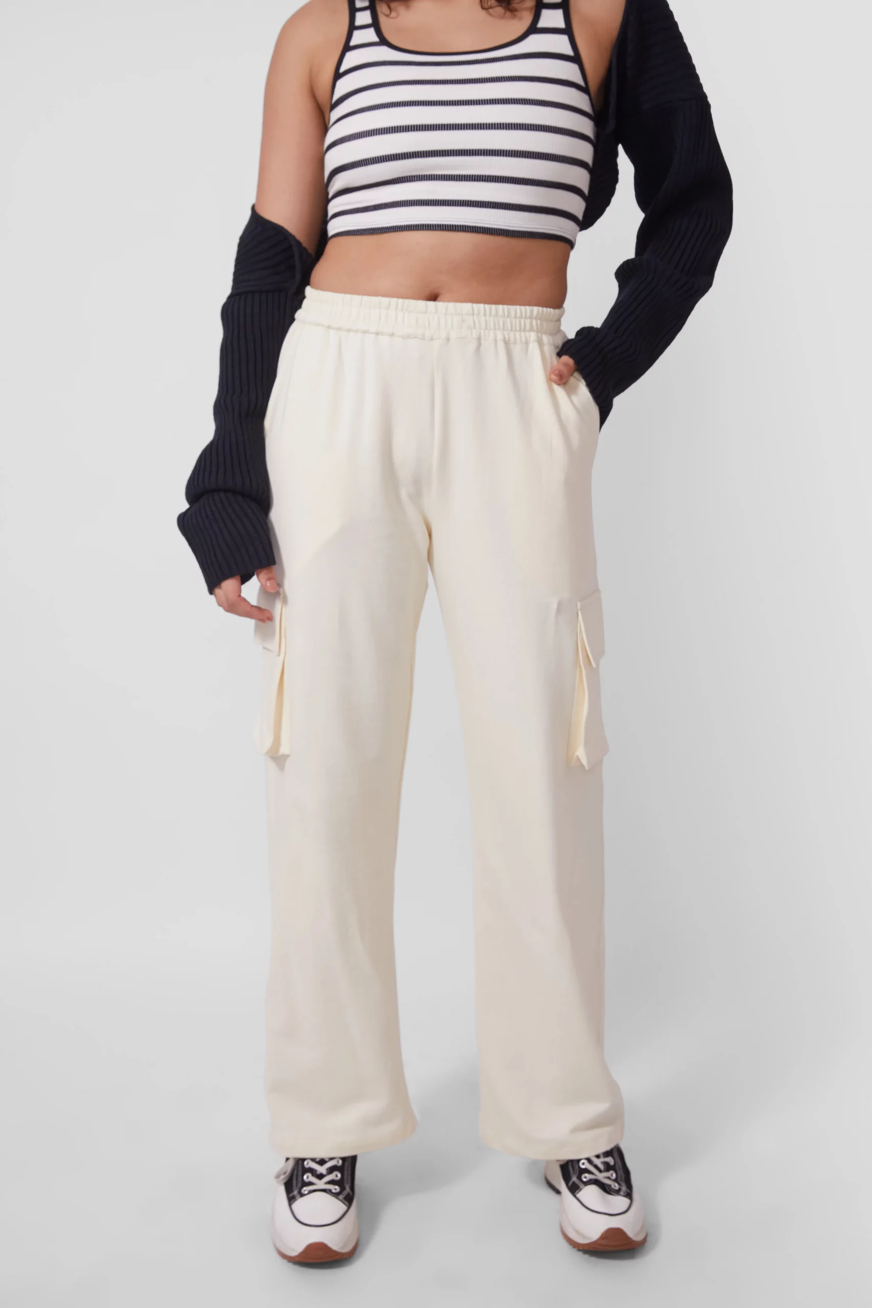 Off white trousers with pockets - NEWME