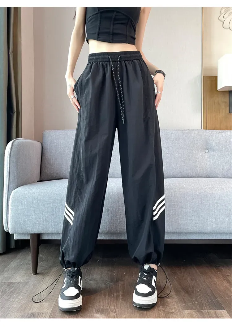 Black Solid Relaxed Joggers - NEWME