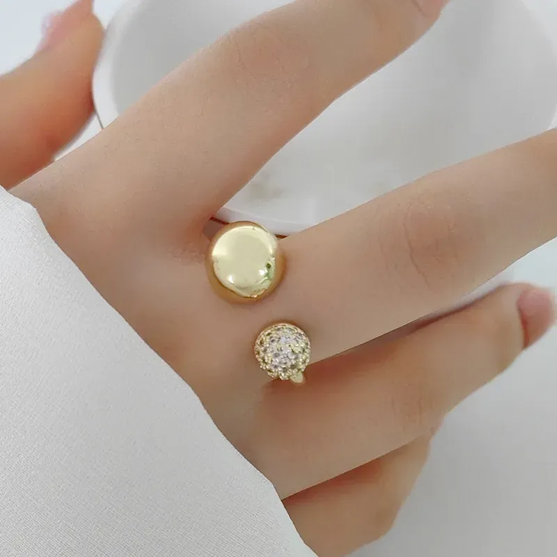 Gold Double Headed Circle Shape Ring - NEWME