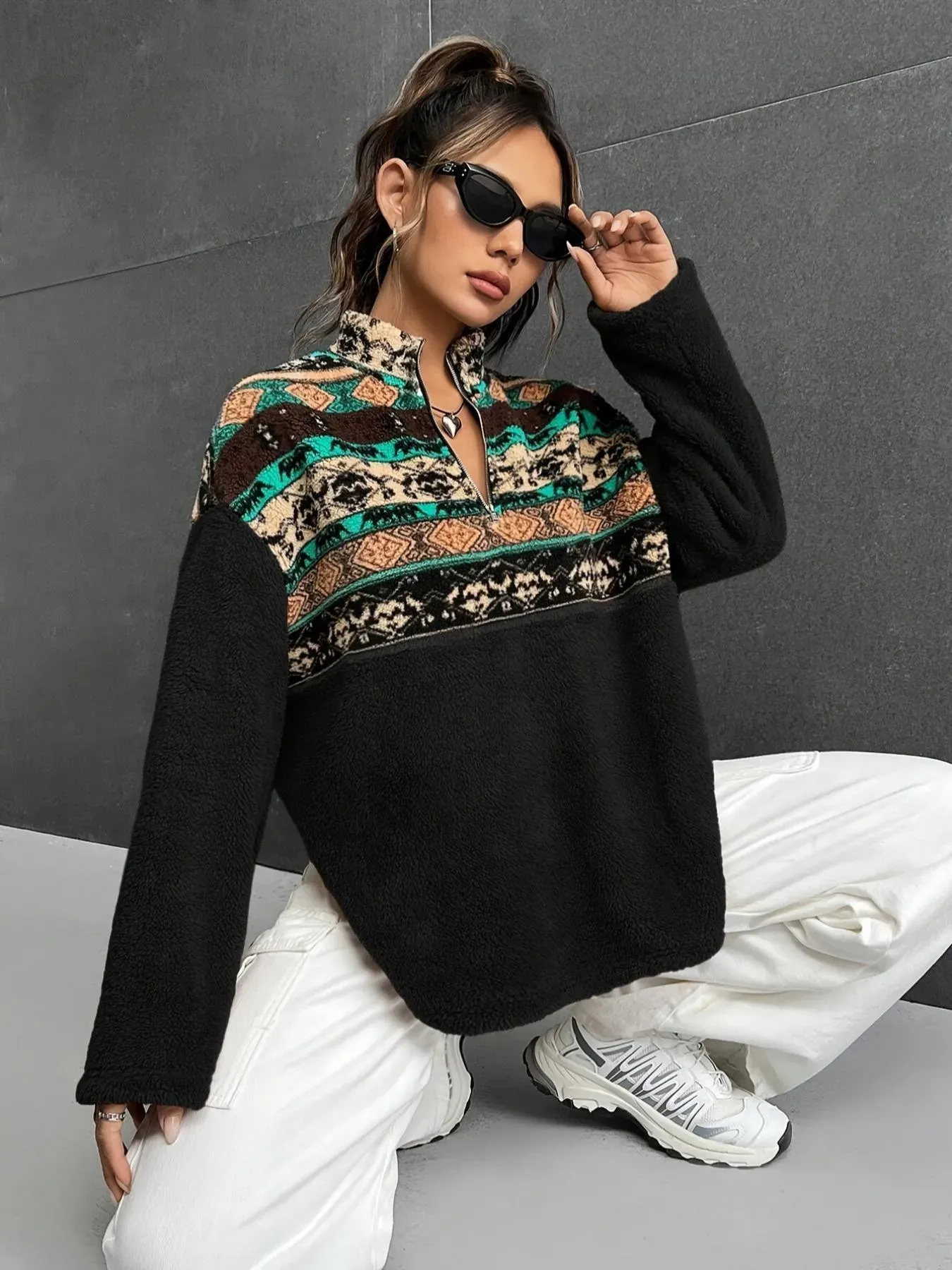 Black Geometric Pattern Zip Neck Sweater - NEWME