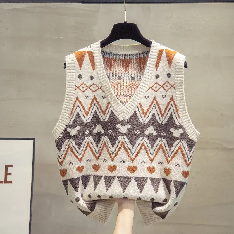 White Aztec Pattern Sweater - NEWME