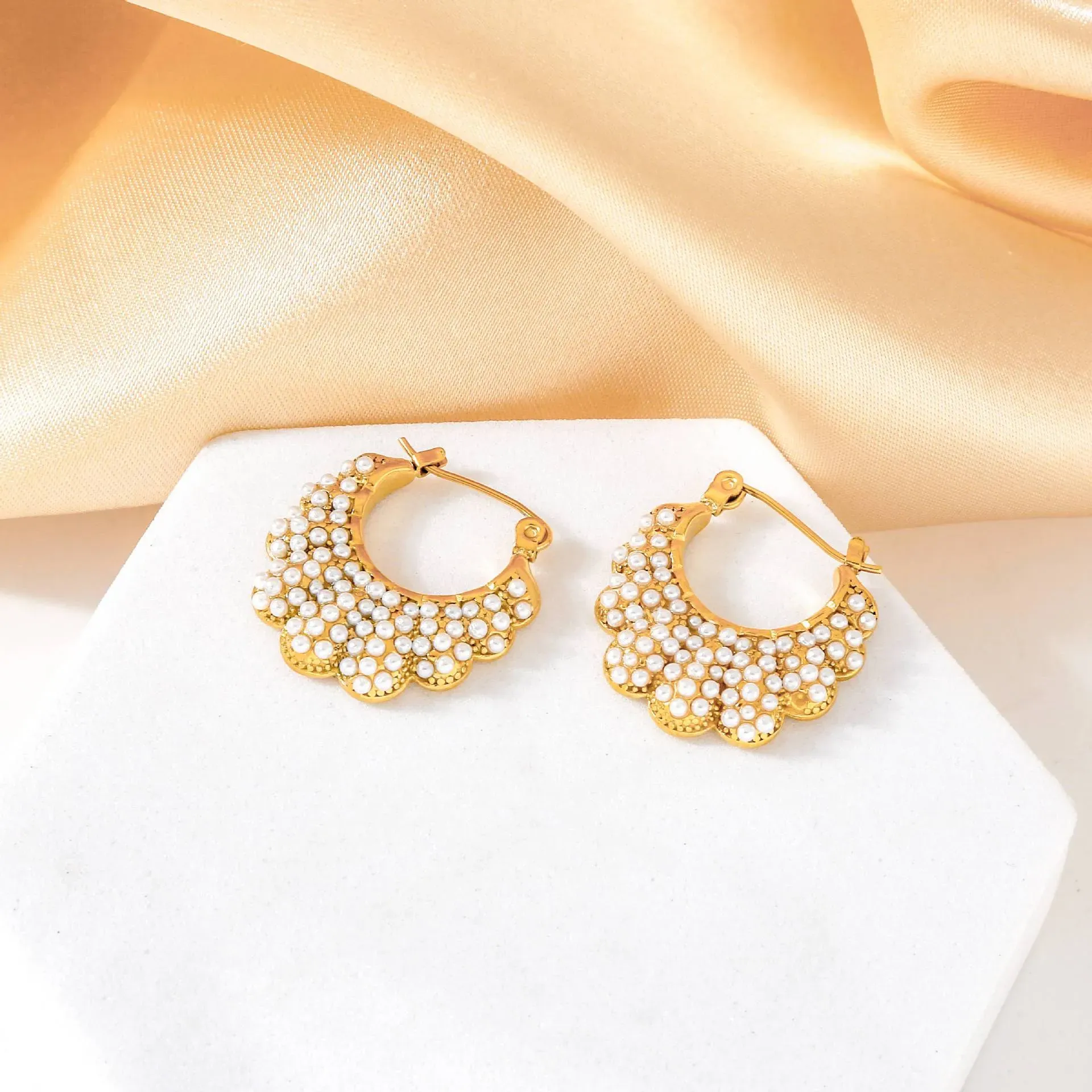 Gold Floral Hoop Earrings - NEWME