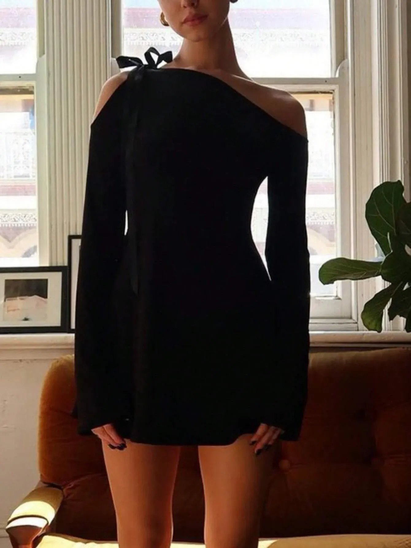 Black Solid Asymmetric Neck Micro Mini Dress - NEWME