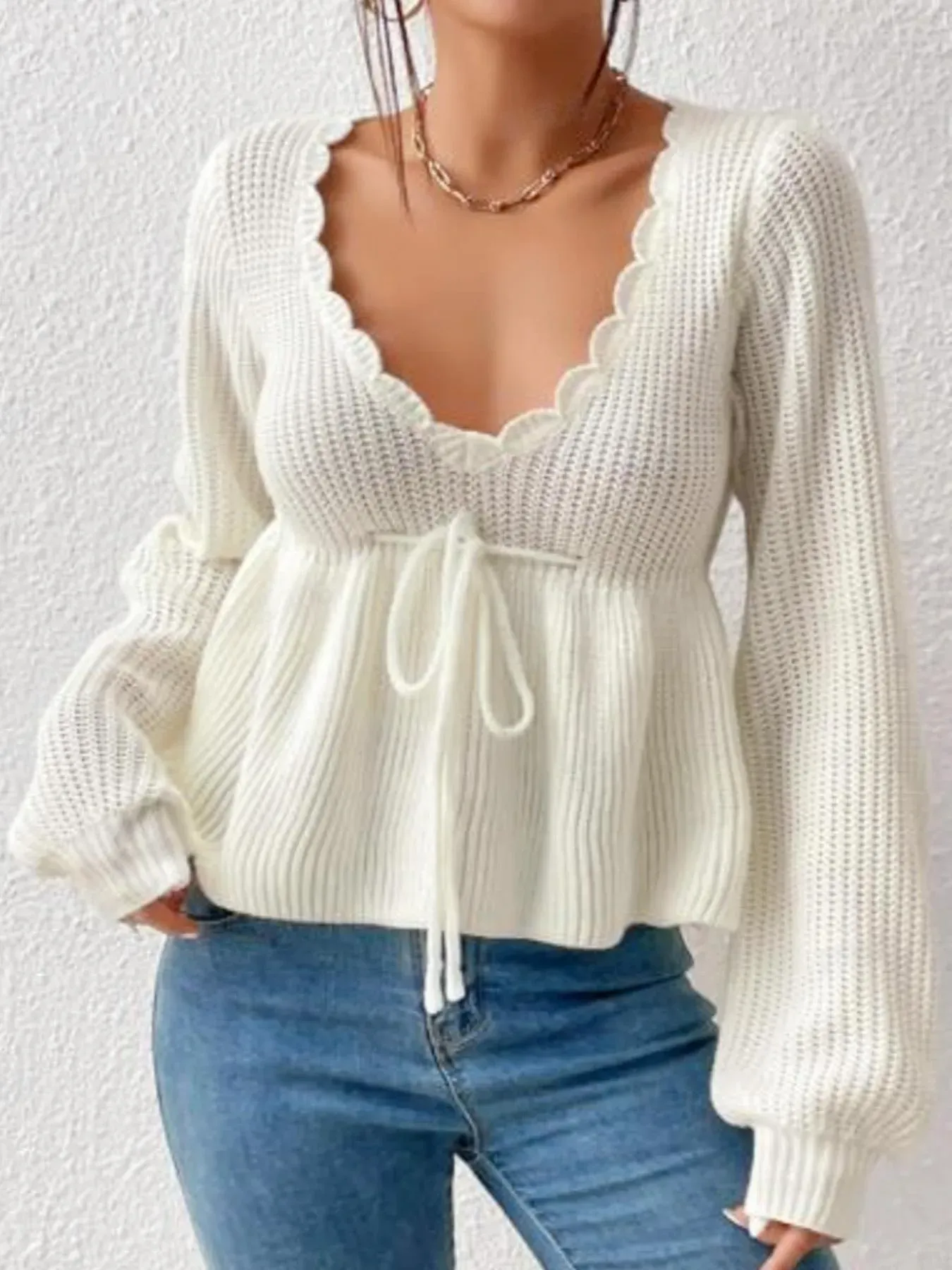 White Solid Knitted V-Neck Sweater - NEWME