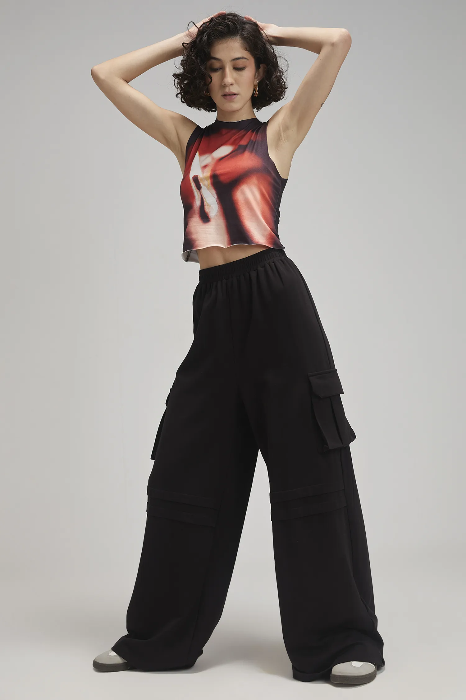 Black Wide Legged Trousers With Side Pockets - NEWME