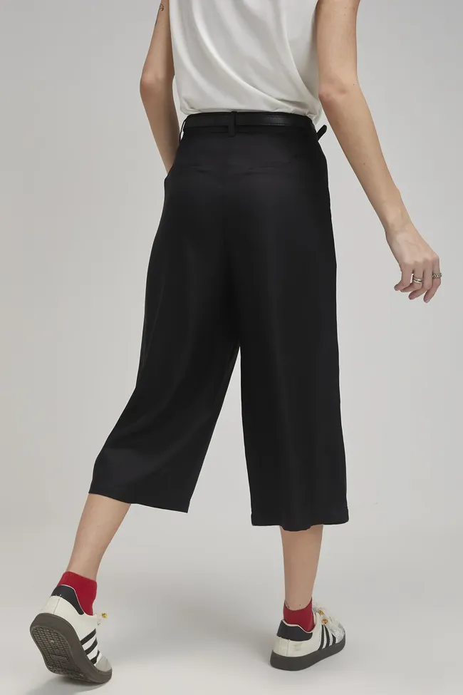 Black Wide Legged Cropped Trousers - NEWME