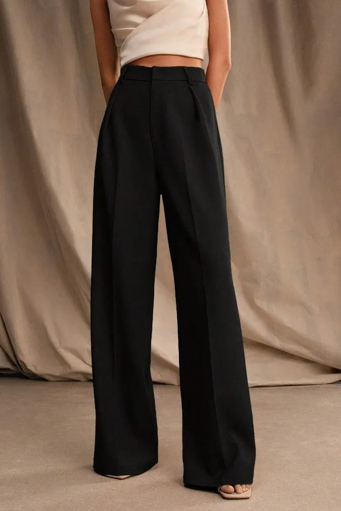 Black Highrise Pleated Wideleg Pants - NEWME