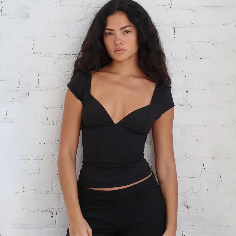 Black Solid Fitted Sweetheart Top - NEWME