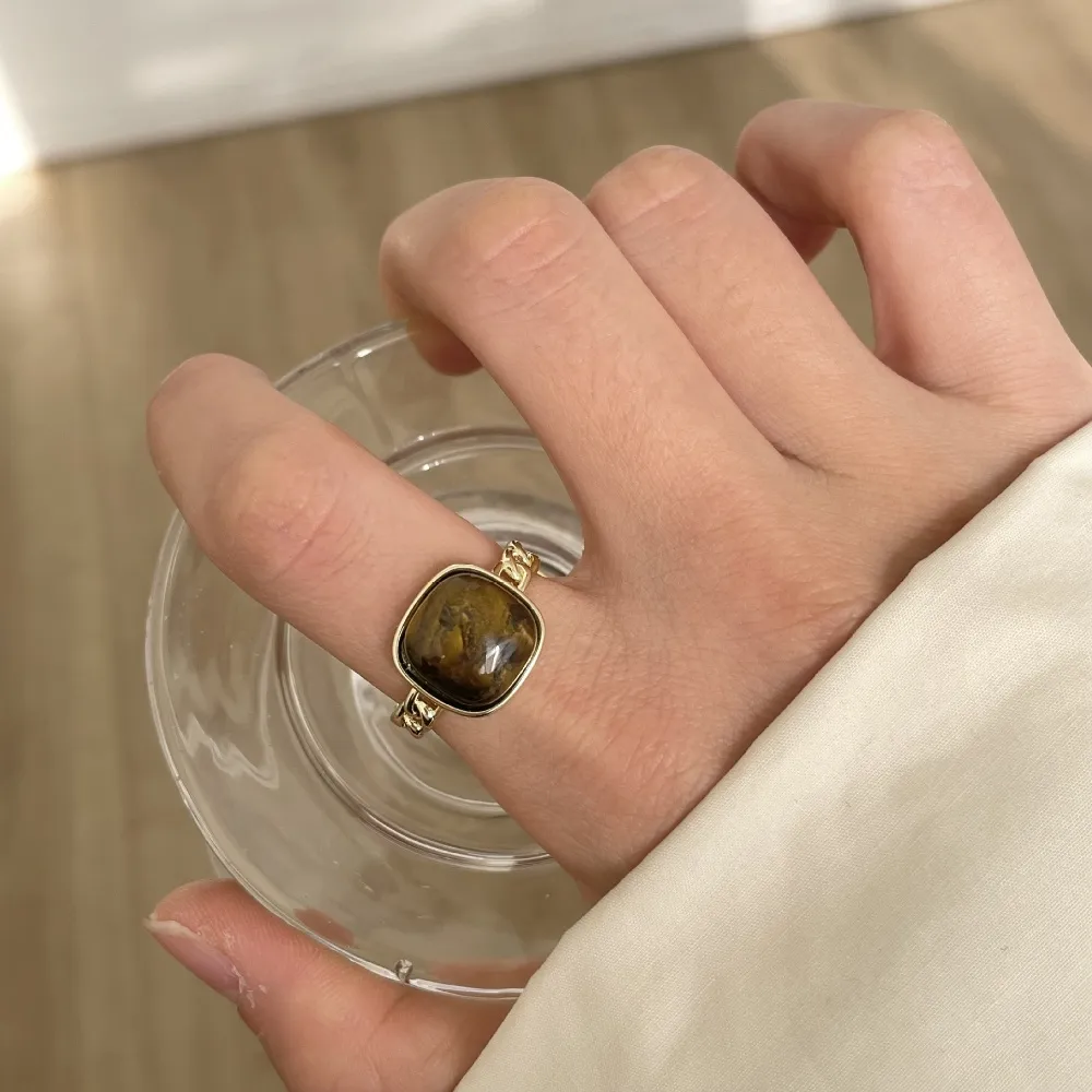 Imitation Brown Square Shape Finger Ring - NEWME