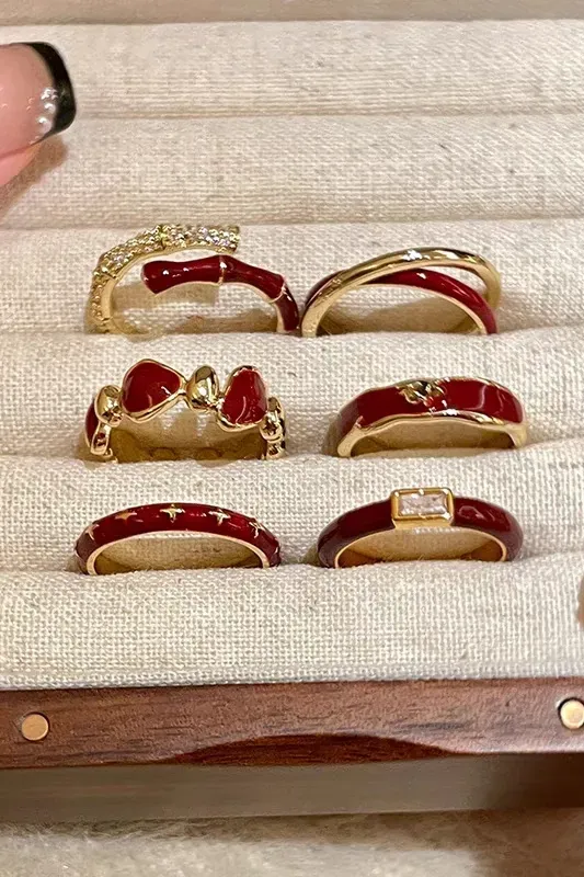 Red Elegant Set Of 6 Rings - NEWME