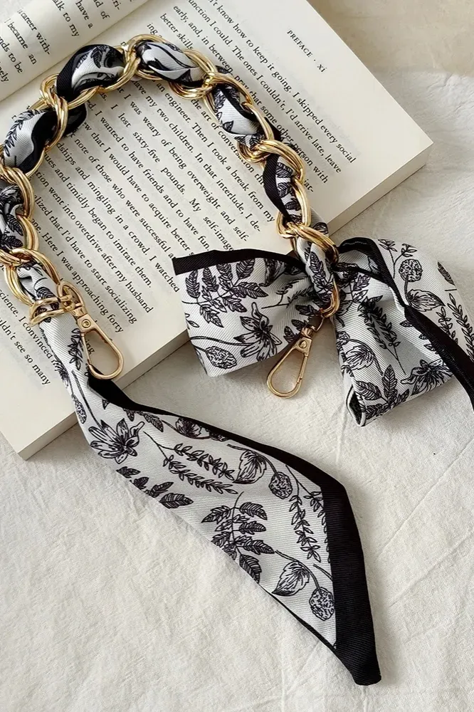 Black Floral Twisted Bag Charm - NEWME